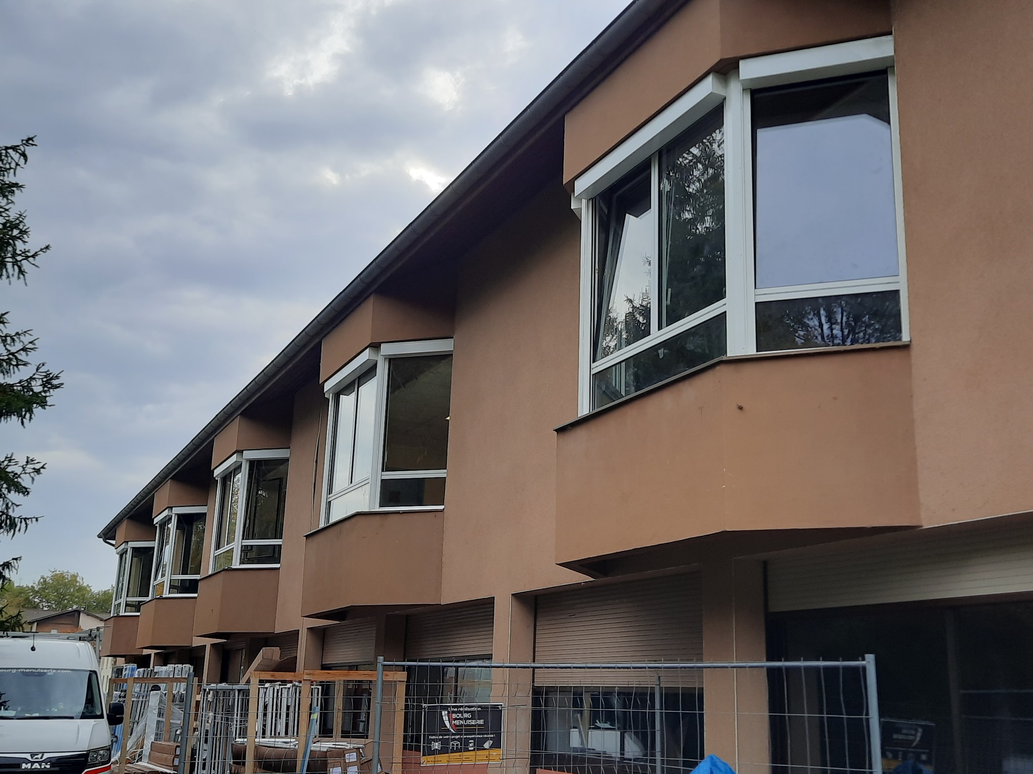Nos équipes s'activent pour la rénovation de ce collège de la région ...